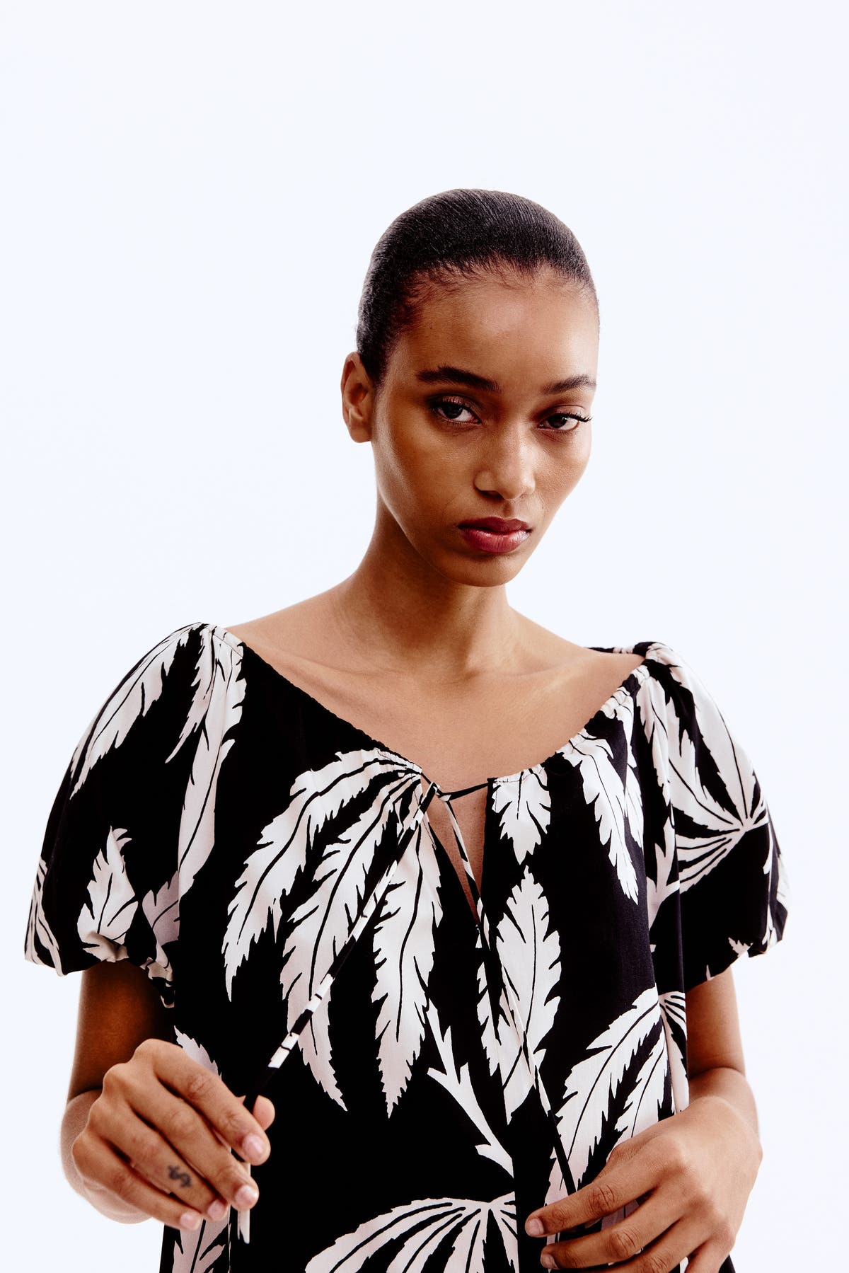 Drawstring-neck Dress | H&M Kuwait